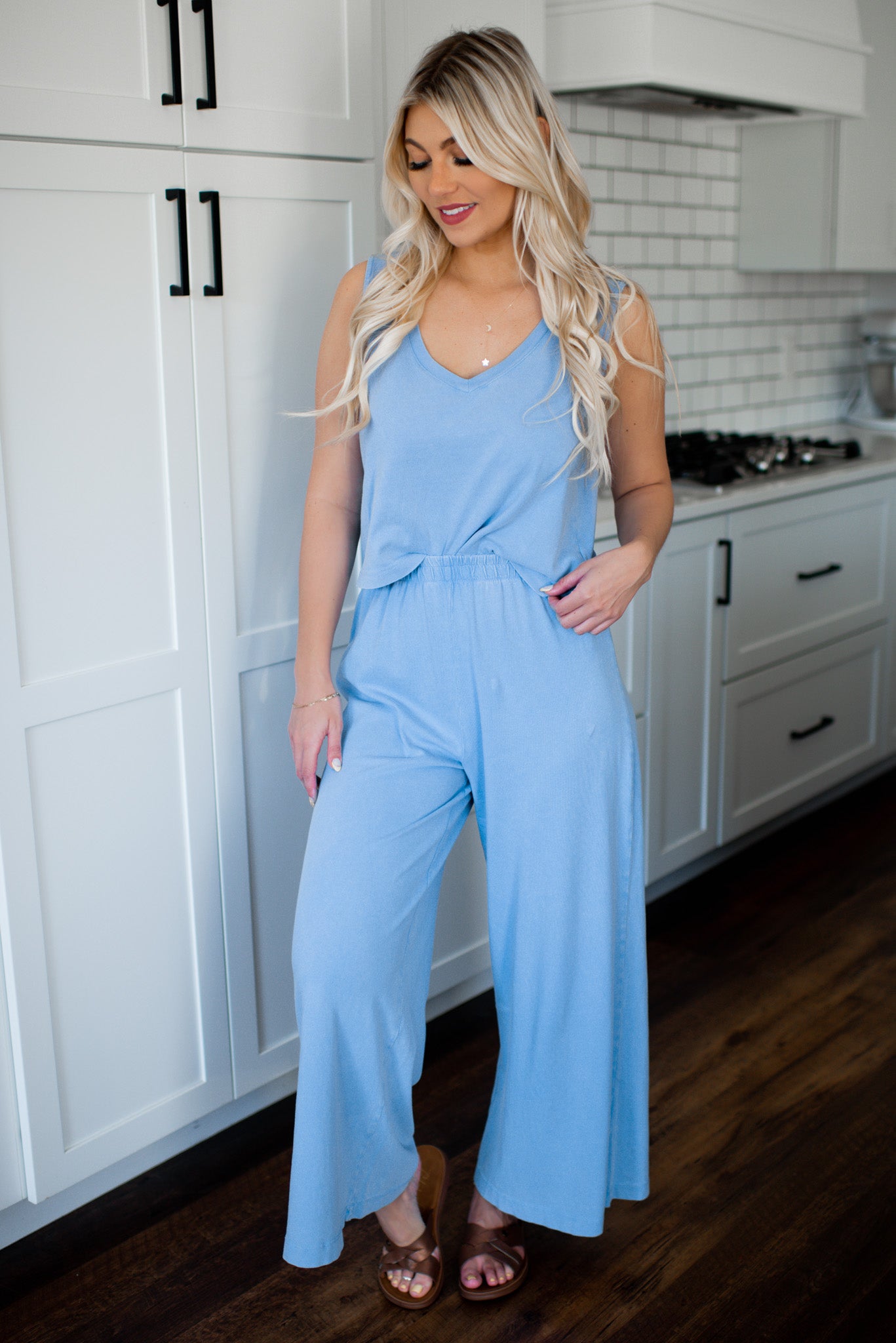 Z Supply Sloane V-Neck Tank (Bay Blue) – Blue Layne Boutique